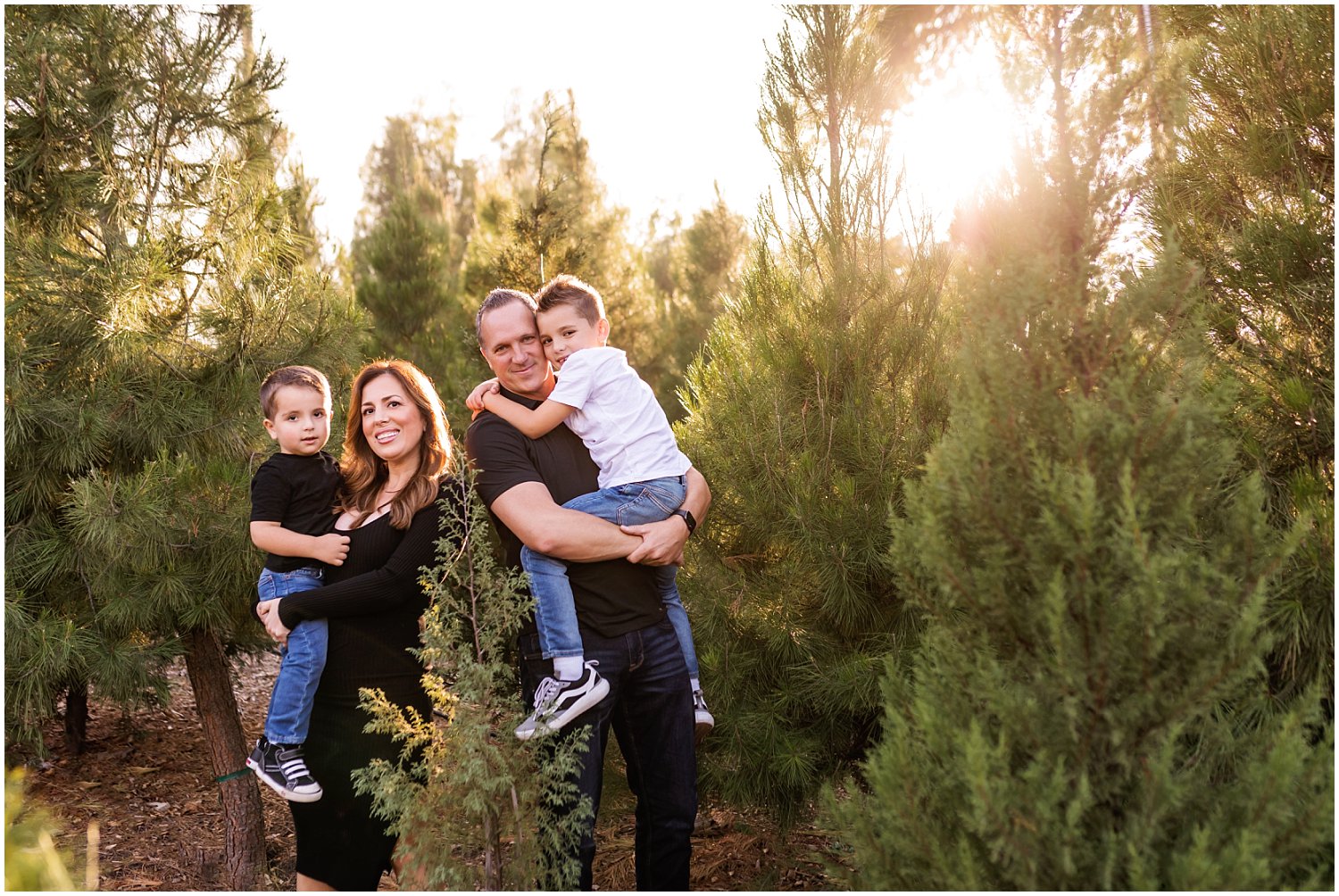 Thousand Oaks Christmas Tree Mini Sessions - A Pocket of Time Photography